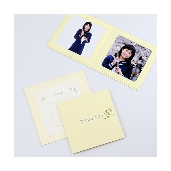 【基本仕様】89サイズ収納、2ツ折2面 【材質】表紙：紙（タント紙/100kg両面合紙）ポケット：紙（タント紙/100kg）メッセージカード：紙（マーメイド紙/115kg））封筒：紙 【台紙厚さ】（折りたたみ時）3mm 【表紙厚さ】0.8m...