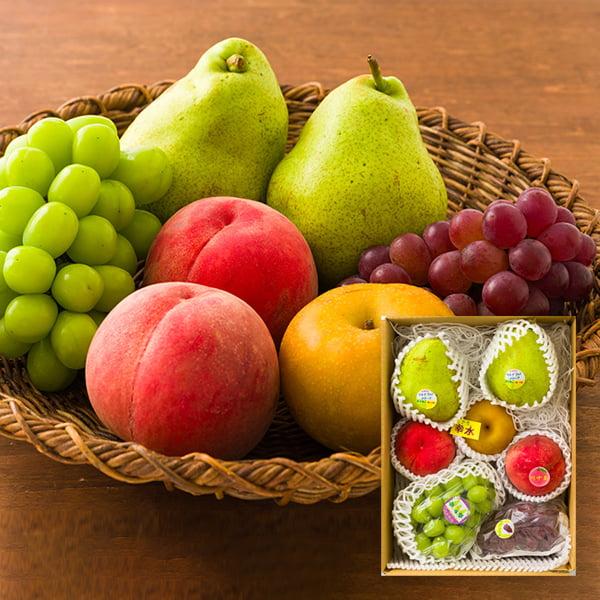 山形のフルーツがたっぷり詰まったフルーツセットです。ぶどうを含めた旬のフルーツを詰め合わせてお届けします。