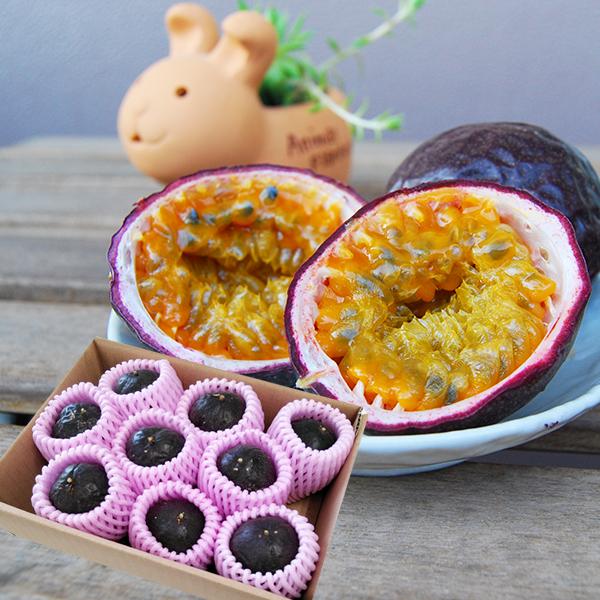 トロピカルな南国の香りと甘酸っぱくて濃厚な味わいのとろける果肉！種のプチプチ食感も楽しい！果実を半分に切って、タネごとスプーンですくって食べたり、 アイスクリームにかけるのもおすすめです。 また、ヨーグルトにまぜたり、なんと甘酒にまぜても美...