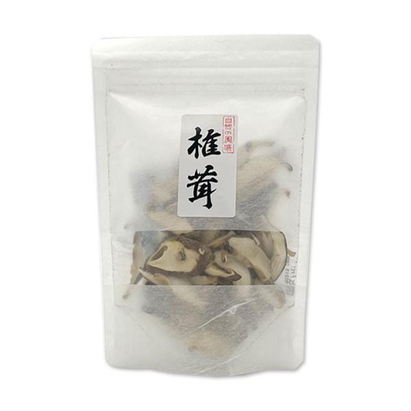 ■名称乾燥しいたけ（スライス）■原材料名しいたけ（菌床）（国産）■内容量15g■賞味期限袋に表示■生産者最上まいたけ■保存方法高温多湿を避け、常温で保存。■用途水戻しして煮物、味噌汁、スープ、刻んでハンバーグの中に（旨味がでます！）