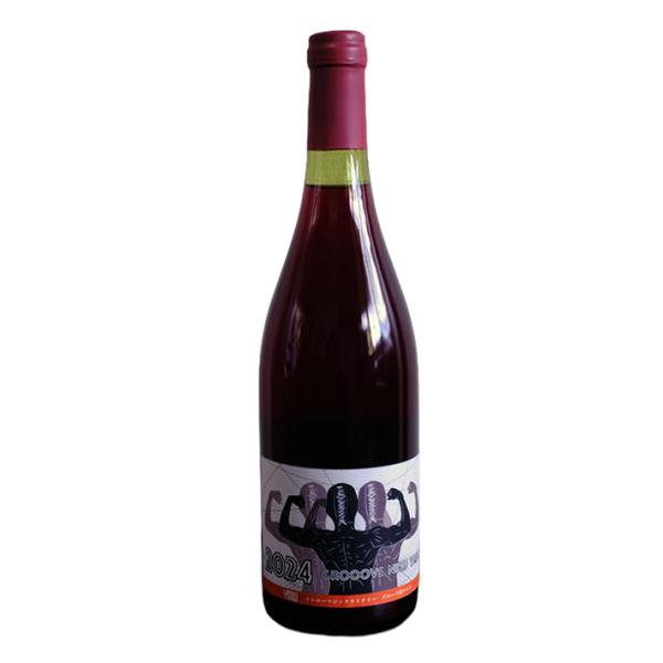 ■お酒データ「ワイナリーより」『肉専用の赤ワイン』が欲しいという要望に応えて作ってみました。ステーキ・ハンバーグ・生姜焼き・回鍋肉・すき焼き…etc。日本には数えきれないほどの肉料理が有ります。ですので「日本」らしい「赤」を目指してアッサン...