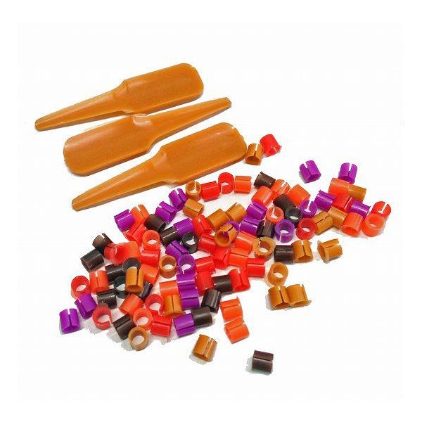 【仕様】サイズ：直径約4mm（内径3.5mm）×高さ4mm入数：100個入れ（ヘラ3個付き）適合動物：カナリア、文鳥、十姉妹及び小型の鳥全般※メール便で発送できます。※写真に掲載してある色は一例です。色の組み合わせは指定出来ませんのでご了承...