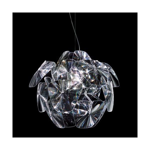 HOPE（ホープ）は、現代のテクノロジーと素材を用いて新たに解釈し直されたシャンデリアと言えます。数々の研究・試作を重ねて実現したポリカーボネート製のフレネルレンズはとても軽く、屈折した光はクリスタルシャンデリアのように豊かな輝きを生み出し...