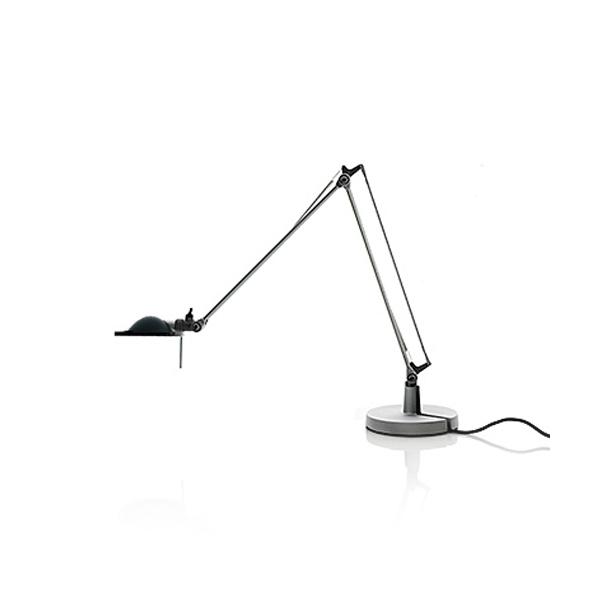 ベレニーチェは、1985年の発売以来30年以上にわたり世界中で愛され続けているタスクライト。繊細な操作が可能なアーム、柔軟で軽やかに動くヘッドなど、デスクライトに求められる機能を高水準で備え、必要な場所に十分な光を届けます。このタイプの照明...