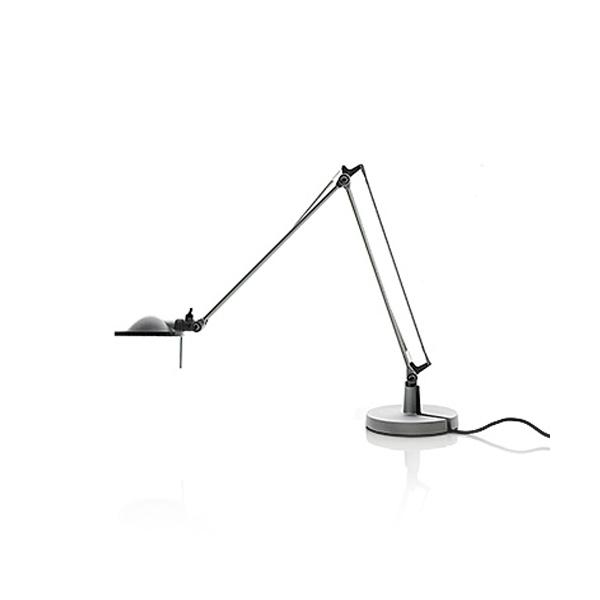 ベレニーチェは、1985年の発売以来30年以上にわたり世界中で愛され続けているタスクライト。繊細な操作が可能なアーム、柔軟で軽やかに動くヘッドなど、デスクライトに求められる機能を高水準で備え、必要な場所に十分な光を届けます。このタイプの照明...