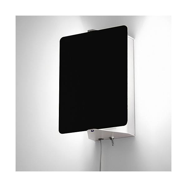 シャルロット・ペリアンはパリの装飾美術中央連合学校在学中より、照明器具に興味を持ち、芸術産業奨励機関の照明コンペにおいて銀賞を受賞。20年代にてがけた低予算物件には工業製品を照明器具として採用。30年代には円筒状の旋回型反射板の照明器具を空...