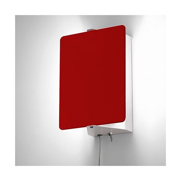 シャルロット・ペリアンはパリの装飾美術中央連合学校在学中より、照明器具に興味を持ち、芸術産業奨励機関の照明コンペにおいて銀賞を受賞。20年代にてがけた低予算物件には工業製品を照明器具として採用。30年代には円筒状の旋回型反射板の照明器具を空...