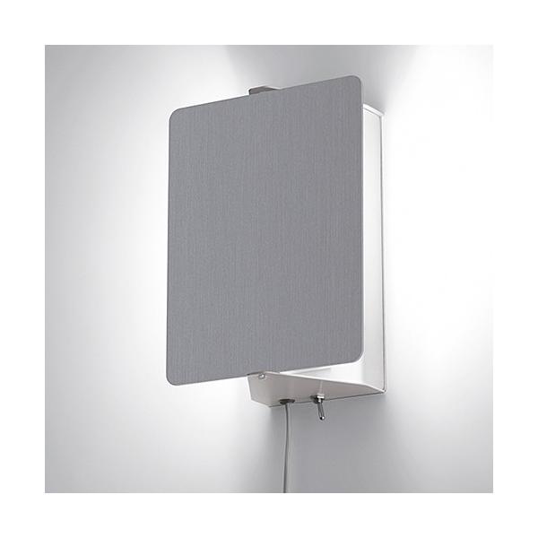 シャルロット・ペリアンはパリの装飾美術中央連合学校在学中より、照明器具に興味を持ち、芸術産業奨励機関の照明コンペにおいて銀賞を受賞。20年代にてがけた低予算物件には工業製品を照明器具として採用。30年代には円筒状の旋回型反射板の照明器具を空...