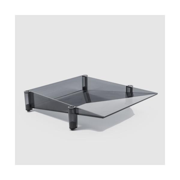 「Sumatra」はシャープなデザインが美しい書類トレー。プラスティックによるエッジの立った仕上げにエンツォ・マーリらしい鋭い造形感覚が感じられます。単体での使用はもちろん、互い違いにスタッキングして使用することができ、限られたスペースの中...