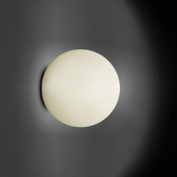 イタリアの高級照明ブランド Artemide（アルテミデ）のアイコンであるトロメオを生み出したミケーレ・デ・ルッキが手がけた照明コレクション。<br><br>シーリング（天井）にもウォール（壁）にも設置可能なミニマル...