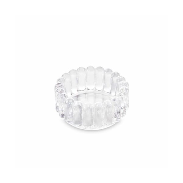 ひだ状のくぼみが重厚でインダストリアルな雰囲気を醸し出す、大胆なシルエットと簡素な機能美が特徴のグラス・アクセサリー。澄み切った透明感と厚みをあわせもつガラスをコイル状に巻いて成型したようなデザイン。外から差し込む光を取り込み、屈折させるこ...