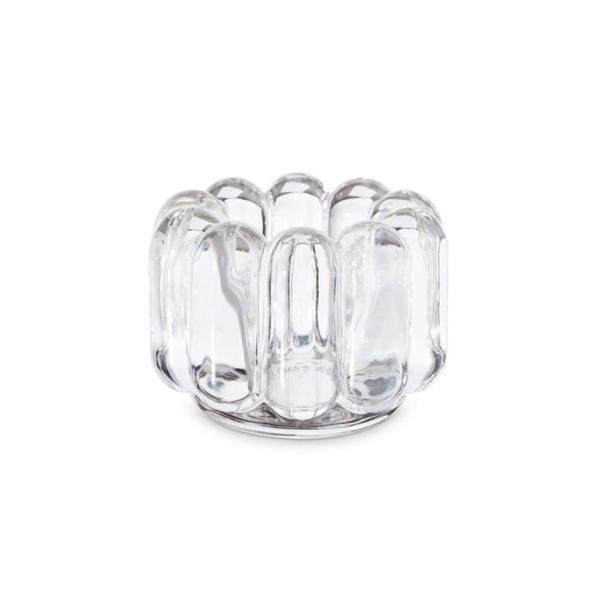 ひだ状のくぼみが重厚でインダストリアルな雰囲気を醸し出す、大胆なシルエットと簡素な機能美が特徴のグラス・アクセサリー。澄み切った透明感と厚みをあわせもつガラスをコイル状に巻いて成型したようなデザイン。外から差し込む光を取り込み、屈折させるこ...