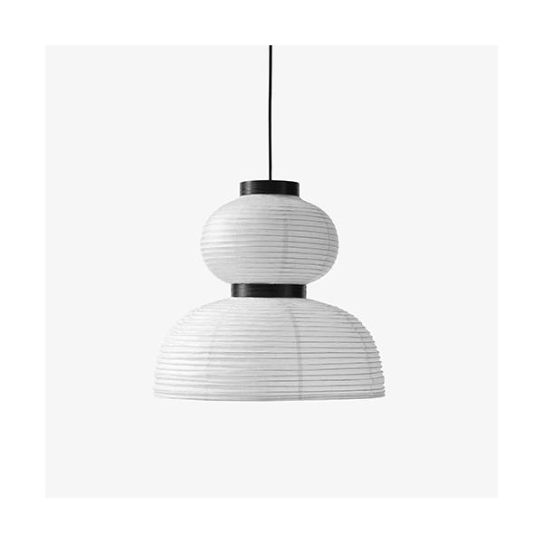 ハイメ・アジョンは現代的な表現で伝統的なアジアのランタンにデザイナーの目線からモダンなひねりを加えることで、東洋と西洋のエッセンスの融合を表現したデザインに仕上げました。提灯はアジアで長きに渉って使用され、そしてその地域や文化によってさまざ...