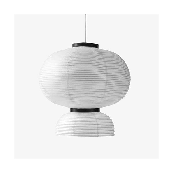 ハイメ・アジョンは現代的な表現で伝統的なアジアのランタンにデザイナーの目線からモダンなひねりを加えることで、東洋と西洋のエッセンスの融合を表現したデザインに仕上げました。提灯はアジアで長きに渉って使用され、そしてその地域や文化によってさまざ...