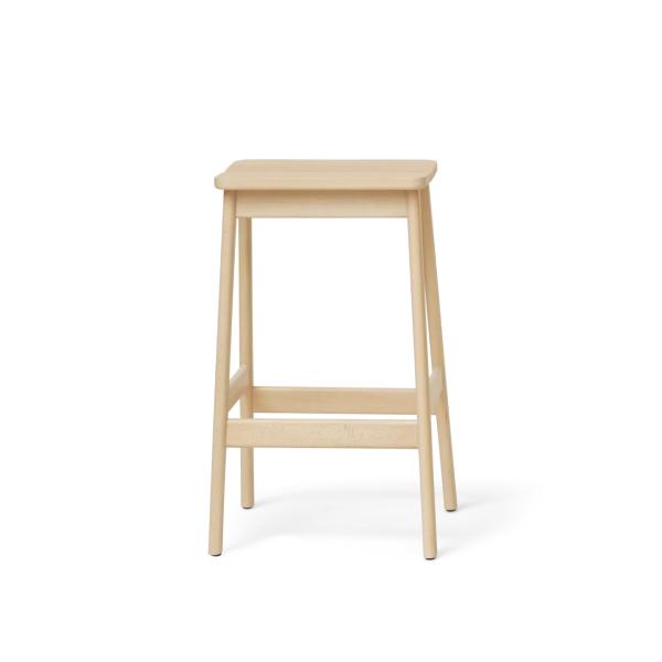 アングル スタンダードバースツールは暮らしの中に天然木の風合いと、確かな利便性をもたらすスツールです。セパレートした座面がそれぞれ5度の角度で向き合い、理想的な座り心地を提供します。材料に使われているブナは丈夫で美しい木目で知られ、主にヨー...