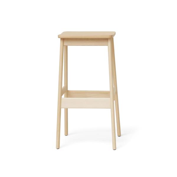 アングル スタンダードバースツールは暮らしの中に天然木の風合いと、確かな利便性をもたらすスツールです。セパレートした座面がそれぞれ5度の角度で向き合い、理想的な座り心地を提供します。材料に使われているブナは丈夫で美しい木目で知られ、主にヨー...