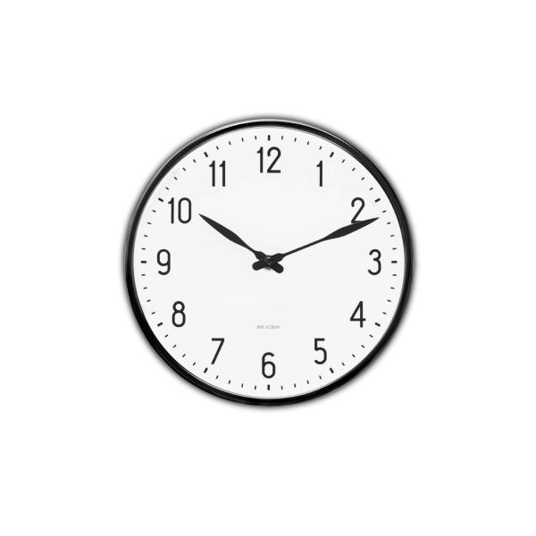 1943年、アルネ・ヤコブセンによってデザインされた、視認性の高いアラビアインデックスのクロックです。機能美を追求したバウハウスのデザイン哲学が世界のデザインに多大な影響を与える中、アルネ・ヤコブセンはLK社と共同で進めていたテーブルクロッ...