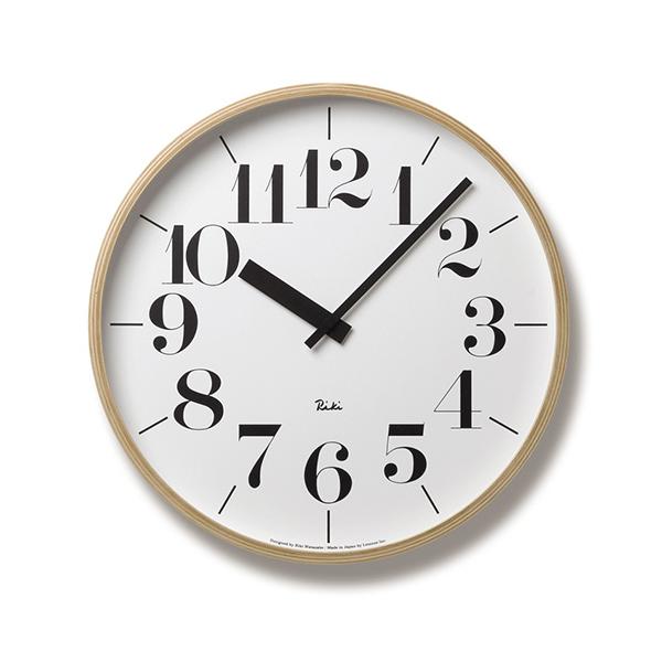 日本プロダクトデザイン界の巨匠、渡辺力の代表作の一つ、RIKI CLOCK。モダンデザインの概念が一般的でなかった、1970年代からデザインクロックを手がけてきた氏の経験と、タカタレムノス社のクラフトマンシップが出会うことで、日本デザイン史...