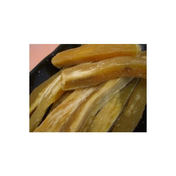 干し芋発祥の地 静岡県遠州にて、さつま芋の栽培から干し芋の加工まですべて私たちが作りました。規格外の中白角切干し。白くなった部分がパサパサして堅かったりしますが、少し焼いたり、油で揚げたりすると、ホクホクした食感になります。新物で、柔らかい...