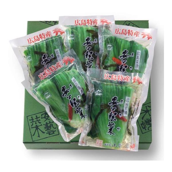 契約生産者から仕入れた広島菜を低温管理された設備で荒漬、中漬、本漬と3度漬をしました。仕上げは北海道産の昆布を加えて旨味を引き出しています。安藝菜は「ザ・広島ブランド」味わいの一品に選ばれています。