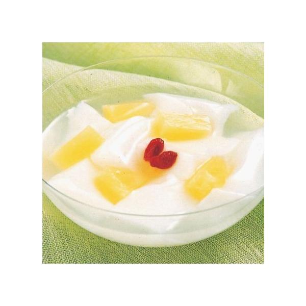 ソフトでつるんとした食感が特長の杏仁豆腐です。カット済みのため季節のフルーツやシロップが混ぜやすく、簡単にオリジナルメニューが出来上がります。「カルシウム」を配合