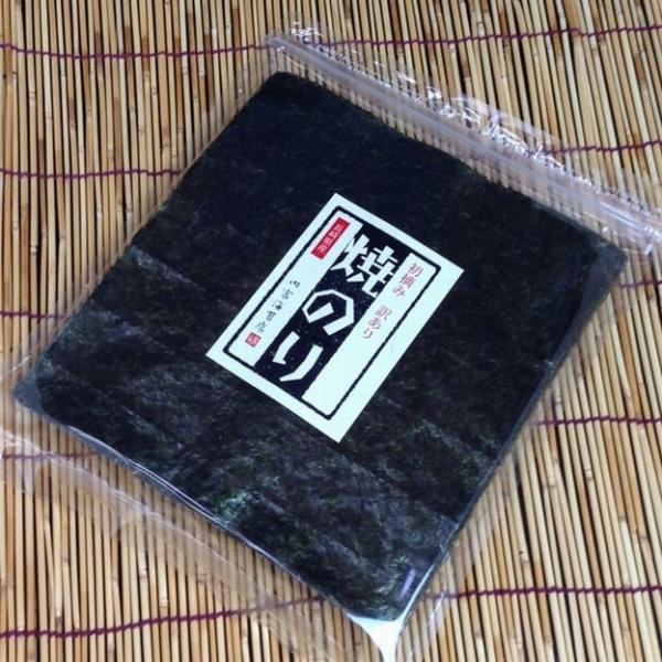長崎県の有明海産焼きのりです、少し厚めに漉いています　