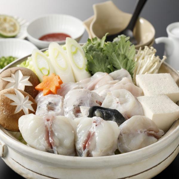 【産地】長崎県・熊本県産とらふぐ　　【加工地】山口県下関市【賞味期限】１７９日　【保存方法】要冷凍（要冷蔵）【商品内容】　・とらふぐちり鍋：500g（切り身：アラ＝４：６）・ふぐちり鍋スープ：60gx２・特製ふぐしょうゆ：150ml　　・も...