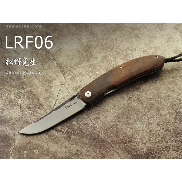 フリップオープンのナイフながら、指を掛ける場所がガードのようになっておらずハンドルの上に若干出ているのみとなっている、松野氏が考案した独特なフリップデザインのナイフです。全長：172 mm刃長：73 mm閉長：98 mm刃厚：3 mm重量：...