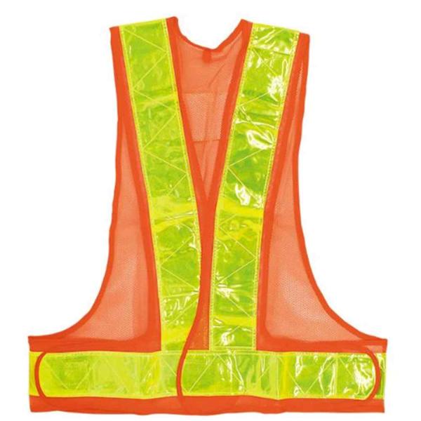 ●反射距離80〜150mで抜群の視覚効果●幅広70mmの反射テープ●雨の侵入を防ぐカット加工