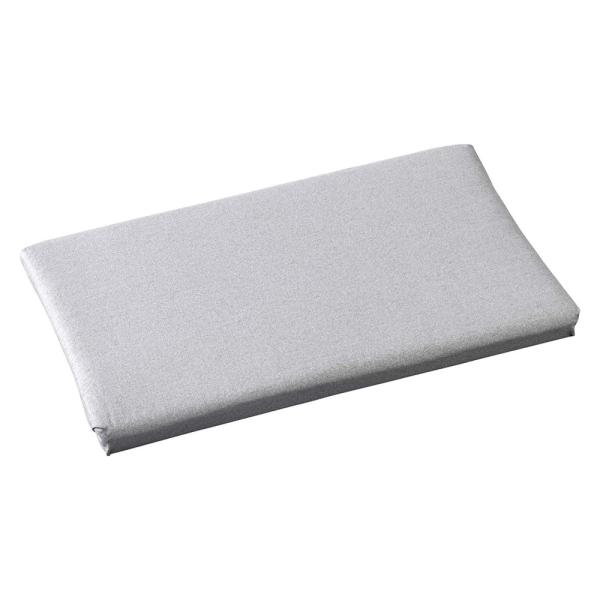 ●ミニハンカチやアップリケの取り付けなど、わざわざアイロン台を出すまでもないちょっとしたアイロンがけにぴったりなサイズ感のアイロンボード●コンパクトなサイズなので本棚やファイルケースにも収まり、置く場所も選びません●裾上げなどの折り目付けや...