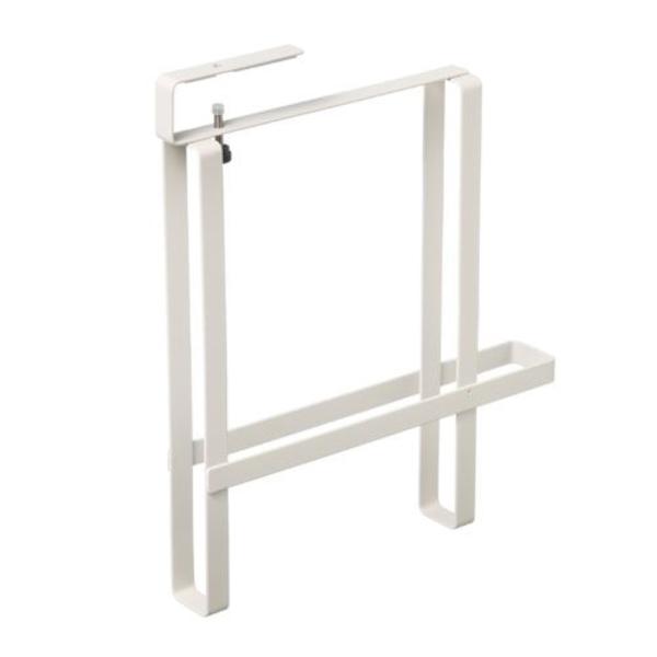 ●狭いキッチンを快適に。ミニキッチンにちょうどいいシリーズ●棚から吊り下げて、省スペースでまな板を収納できます●まな板を立てて入れられるので、横置きで収納する場合に比べて水切れが良いのも嬉しいポイント