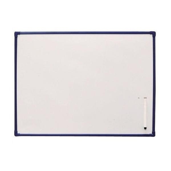 ●伝言やメモ書きなどの使用に最適なホワイトボードです●マグネットを付けられるので、メモをボードに貼る際に便利です●フレームの四隅にあるコーナーパーツにはひもを通す穴があるので、吊り下げ部品なしで壁に掛けられます●タテ・ヨコ両用
