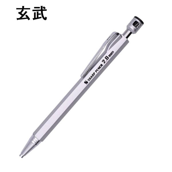 ●軽量・短軸仕様で扱いやすく、収納しやすい●短軸仕様で作業着のポケットにぴったり収まります●先端真鍮製で耐久性UP●滑らかな書き味の粘土芯を採用●便利な芯削り機能付