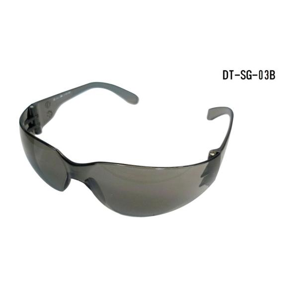 ●ANSI合格品●紫外線99.9%カット●表面キズ防止ハードコート●耐衝撃性に優れたポリカーボネート素材●防曇加工処理付き