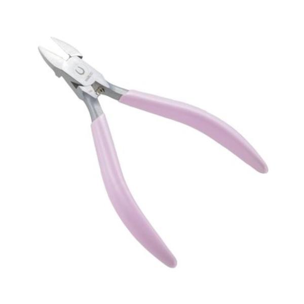 ●多くのネイリストが愛用するプロフェッショナル仕様のネイルニッパーです<br>●抜群の切れ味でデリケートな爪も優しくお手入れでき、切った断面は驚くほど滑らかに仕上がります<br>●滑りづらく安全な樹脂グリップは3色か...