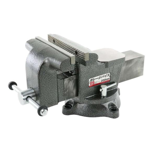 ●回転台付きで、パイプはさみが付いています●金属加工やパイプの切断、アンビルでのたたき作業に使用できます●大型アンビルが付いているため金属加工に大変便利です●くわえ部の下方にパイプをはさめるバイスが付いているので、パイプの切断がとても楽にで...