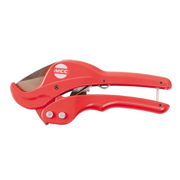 ●塩ビパイプを切断するカッタ。●楽に早くクイックカットできます。●切りくずをまったく出さないきれいな切断、クリーンカットができます。●片手でワンタッチオープンできます。