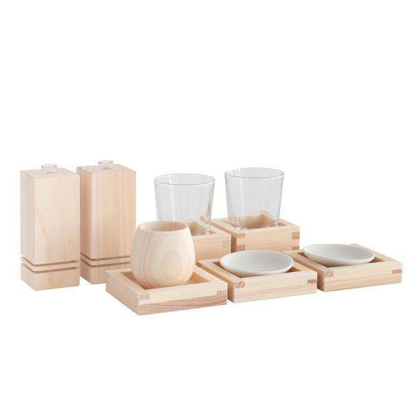 ひのき製のモダン神具セット - 木の持つ自然な色合いの美しさ - 和室にも洋室にも、自然とマッチする優しい風合いのモダン神具セット。色々なタイプの神棚に合うよう、ナチュラルで柔らかい木目のひのき製です。日本の伝統的な木工工芸を現代の神棚に。...