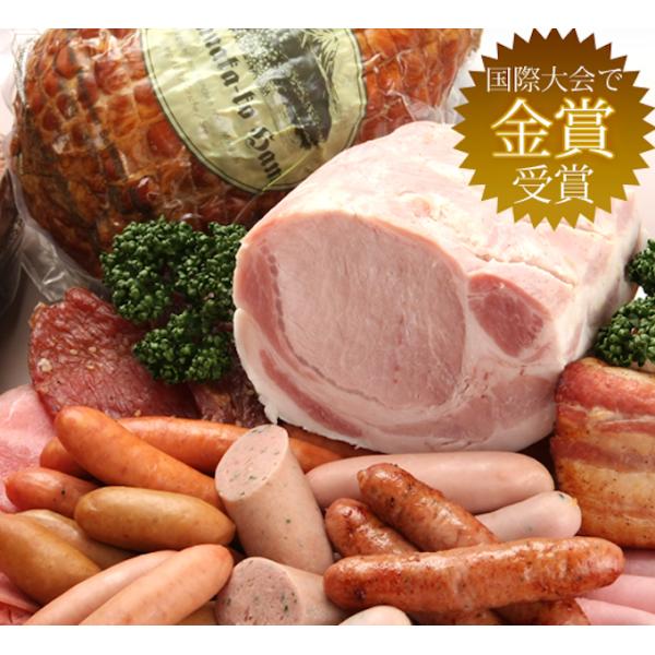 「ドイツ・国際食肉加工大会」で金賞受賞６点！その中の４点をセットに！その柔らかな肉質と極上の風味、そしてヘルシーな素材の良さをそのまま活かし、職人達により独自の味付け、製造方法で造りあげられた丸一自家製手作りスモークハム、ウィンナーソーセー...