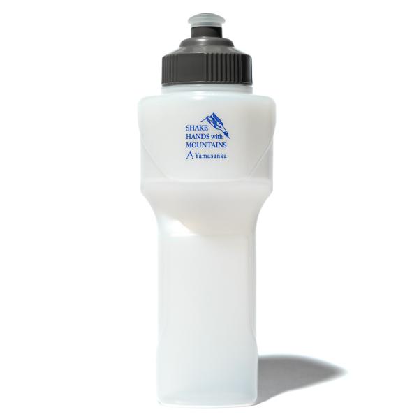 登山をしながらスムーズに水分補給ができる携帯ボトルです。