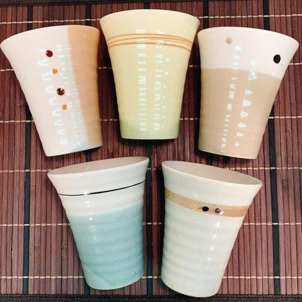 ※ご注意点こちらの商品は柄を付ける際、手作業にて行っておりますので、柄の大きさや色の濃淡、釉薬のたれやにじみ、釉薬の種類によってはザラザラとした手触りや、塗り具合等によって、サイズや重量など多少のズレがある場合もございます。手作りの風合いを...