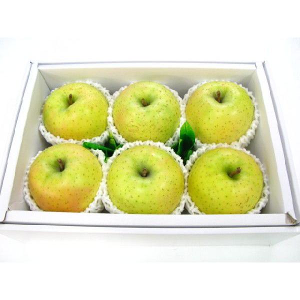 青森県産　王林甘くて食べやすいりんごです。６個入り　1個約300グラム賞味期間約５日です。涼しい所に保存して下さい。のし紙対応　お申し付け下さい。送料無料です。北海道、沖縄県は送料1000円追加させていただきます。
