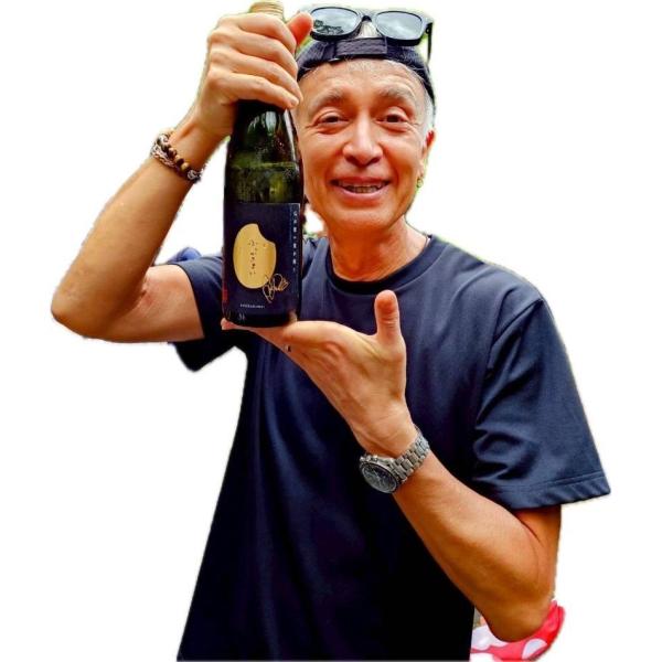 globeの曲を聴かせながら音響発酵させた日本酒、仏歌鬼舞（ふっかきまい）。仏歌＝石仏で有名な大分県臼杵市出身のKEIKO、鬼舞＝マーク・パンサーをイメージして命名されました。大分県内3市町村の観光大使マークパンサーさんが、大分県日出町の湧...
