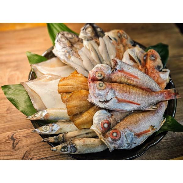 【発売日：2020年06月07日】旨味成分、健康成分が特に優れた魚である【がまごおり撰魚】認定の魚を干物セットにしました。ちょと贅沢なおいしい干物セットです。蒲郡赤ムツ（のどぐろ）開き2枚蒲郡黒ムツ開き2枚蒲郡ニギス丸干し4本蒲郡わが（ゆめ...