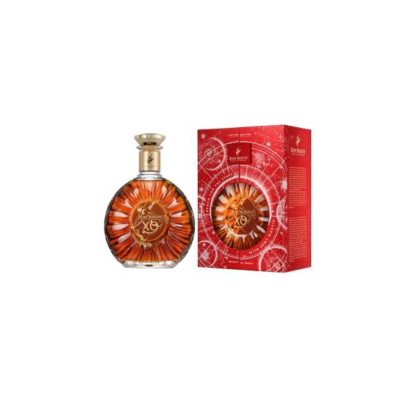 原産国：フランス、内容量700ml、アルコール度数：40.0%、保存方法：常温商品番号:3024480018338REMY MARTIN XO Holiday 40％ 700ml(GB) 400種以上のオー・ド・ヴィーをブレンド。フィーヌ・...