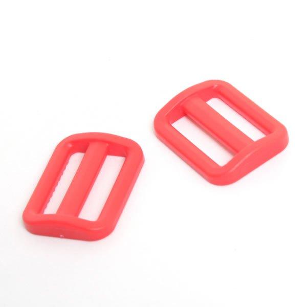 プラスチック製のコキカンです。肩掛け式のカバンやリュックなどの調節金具として使用します。