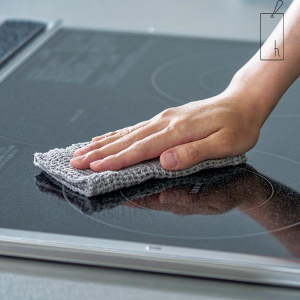 キッチンの拭き掃除のベストパートナー。綿100％でできた、厚手で丈夫な台ふきんです。コンパクトな長方形サイズは、畳んで使用した際に手に収まりやすい計算されたサイズ。取り回しよく、洗った際の汚れ落ちも抜群。キッチン作業台や食卓の水拭き・コンロ...
