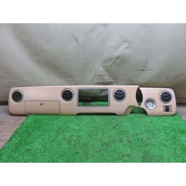 **** 商品説明を必ずご確認ください ****部品管理番号：000030044370200メーカー純正品番：73820-75H60-DJA部品名：木目調インパネ部品区分：リサイクル品管理品番：300443車名：[中古] H18/2 ラパン...