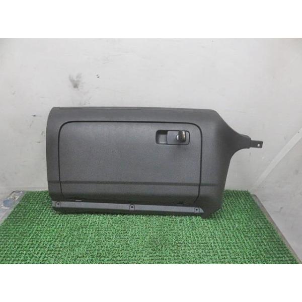 **** 商品説明を必ずご確認ください ****部品管理番号：000035044270210部品名：グローブボックス部品区分：リサイクル品管理品番：350442車名：[中古] H20/11 VW ゴルフ GT-TSI車両タイプ名：5ドアハッ...