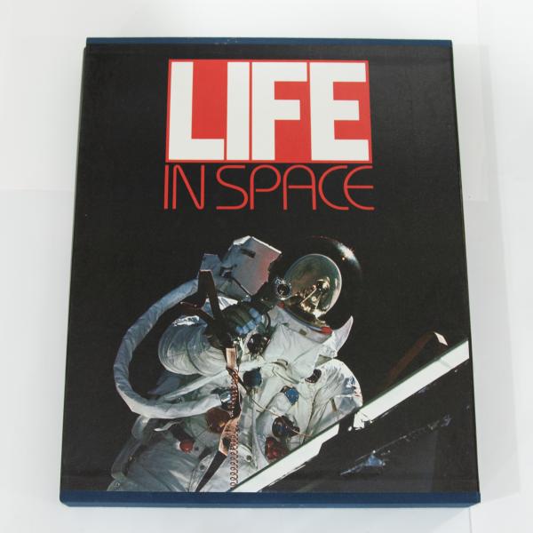 　　中古本です。　　多少のシミはありますが、程度は概ね良好です。　　箱と段ボール箱にシミ、スレ、ヤケがあります。　　　　発行年：1984年　　ページ数：304頁　　サイズ：縦34cm×横27.4cm×厚さ3cm　　※適格請求書発行事業者登録...